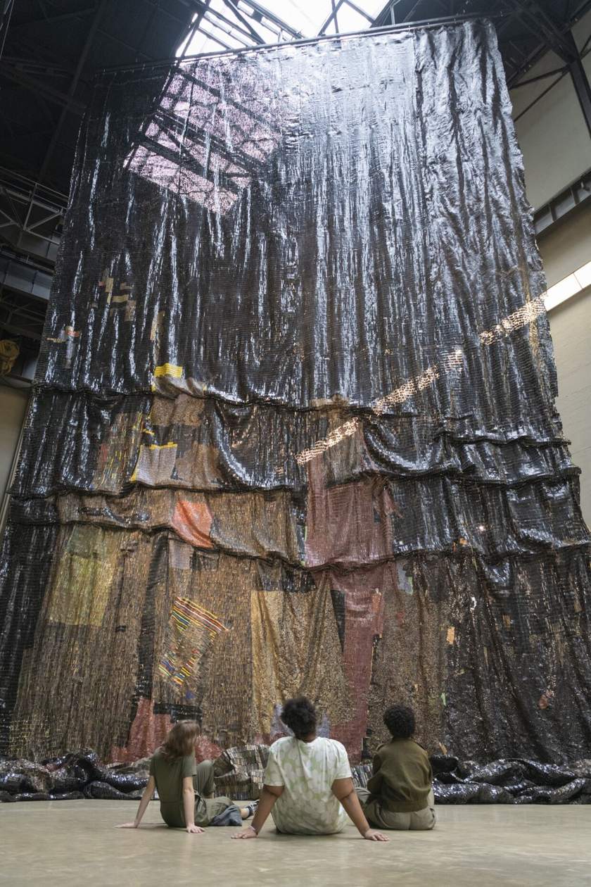 El Anatsui | Hyundai Commission: El Anatsui: Behind the Red Moon